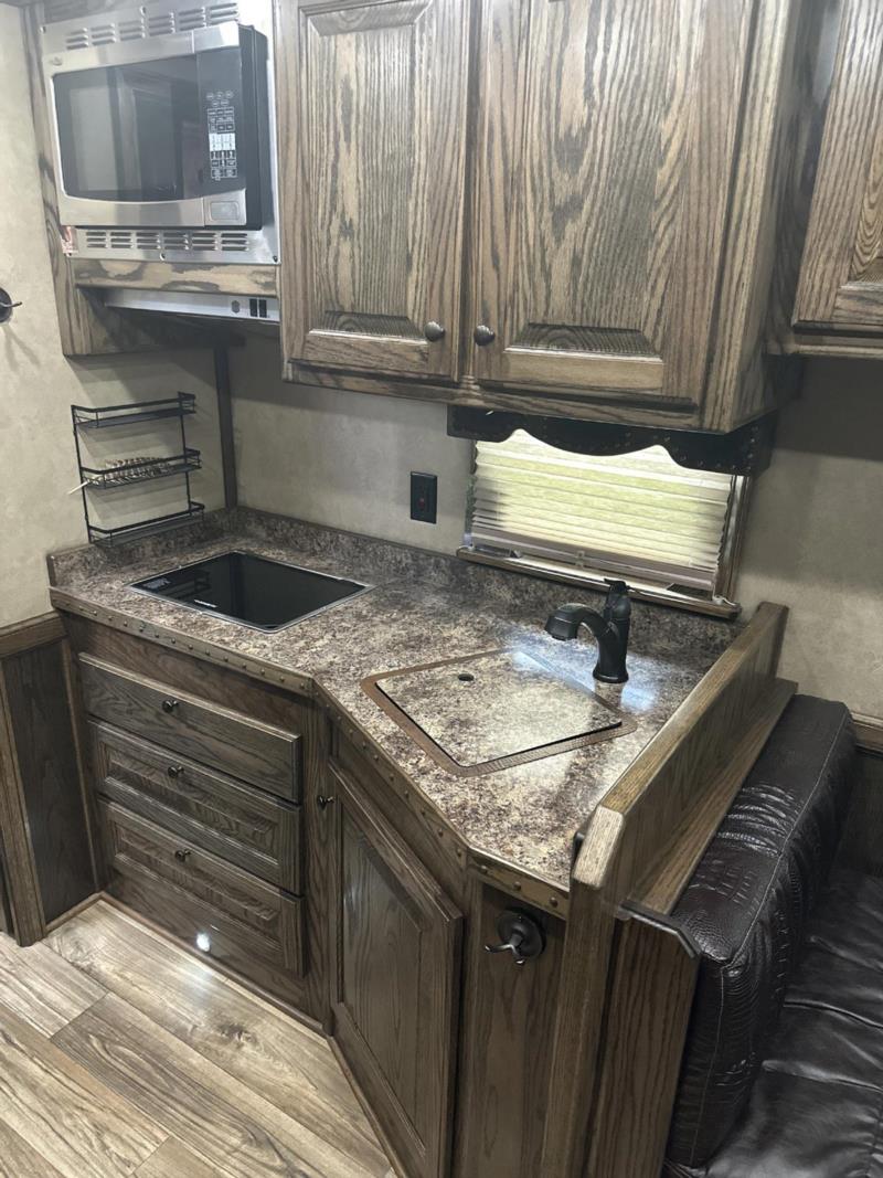 2022 4-Star 3 Horse Slant Load Gooseneck Horse Trailer With Living ...